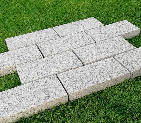 Silver Granite Setts for Edging Stones 200x100x30 | Stone Paving Direct