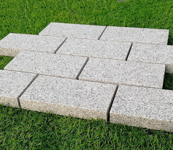 Silver Granite Setts for Edging Stones 200x100x30 | Stone Paving Direct