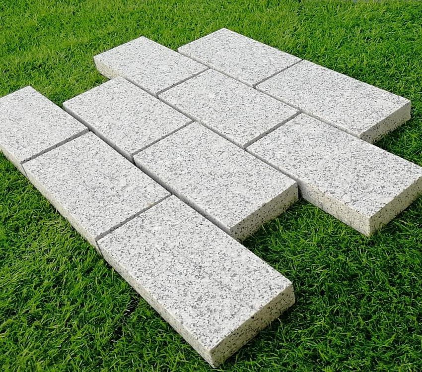 Silver Granite Setts for Edging Stones 200x100x30 | Stone Paving Direct